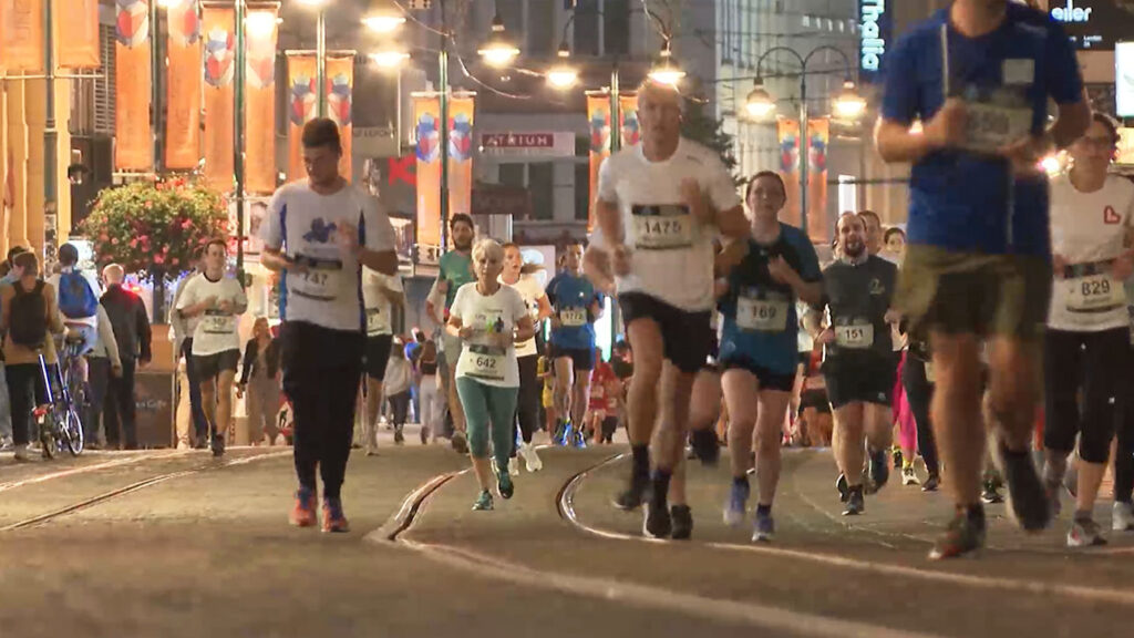 2.400 Läufer bei City Night Run – LT1 – Oberösterreichs größter ...